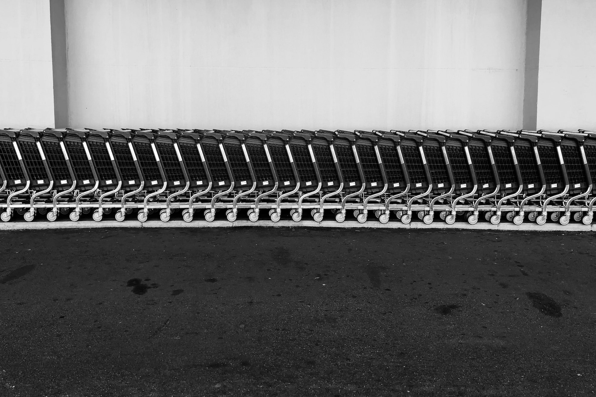 Inside the Prison Walls of Consumerism - The Minimalists